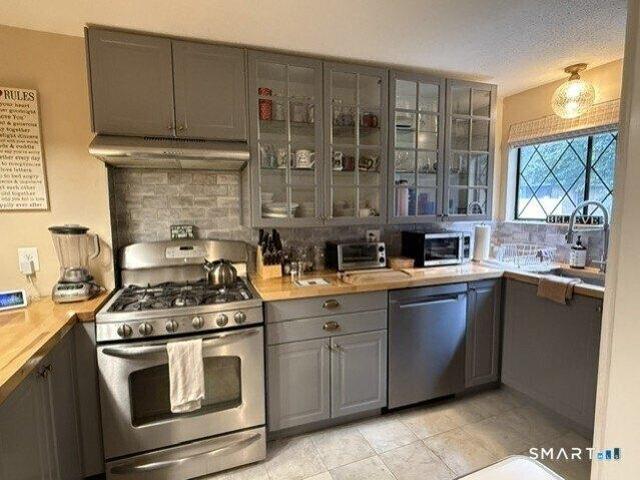 house with 2 bedroom, Southington CT ES103625055