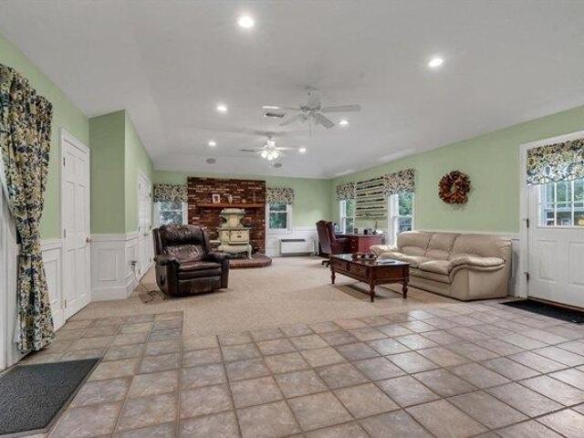 house with 2 bedroom, Smithfield RI ES104332031