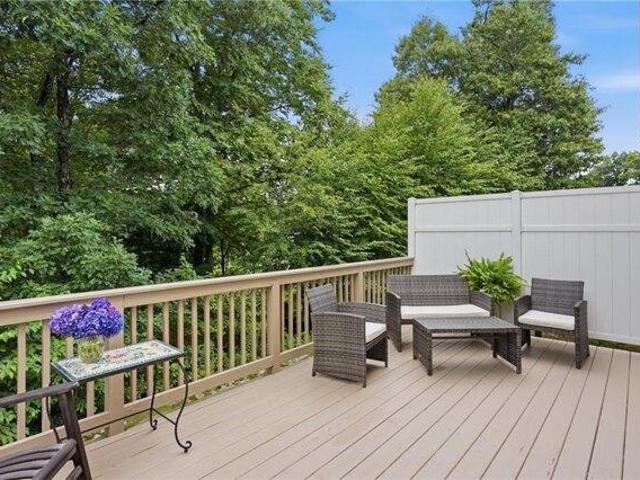 house with 2 bedroom, Smithfield RI ES105107153