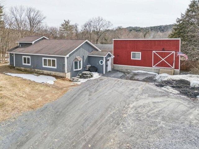house with 2 bedroom, Springfield VT DLS101782692