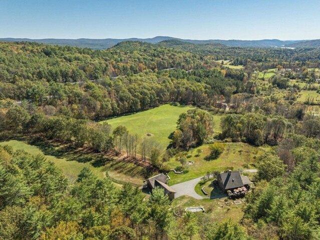 house with 2 bedroom, Springfield VT DLS102256375