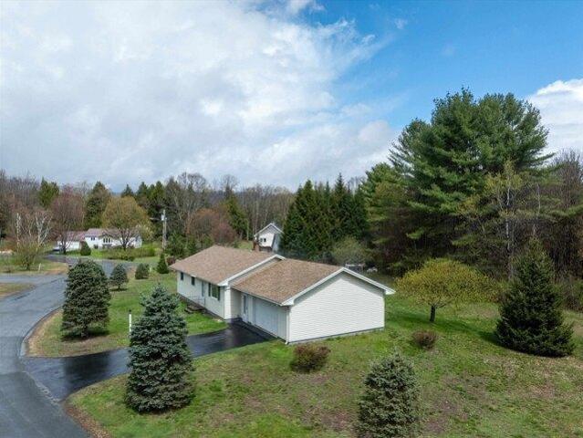house with 2 bedroom, Springfield VT ES103100200