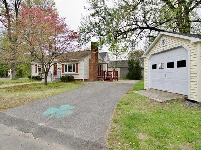house with 2 bedroom, Springfield MA DLS102479425