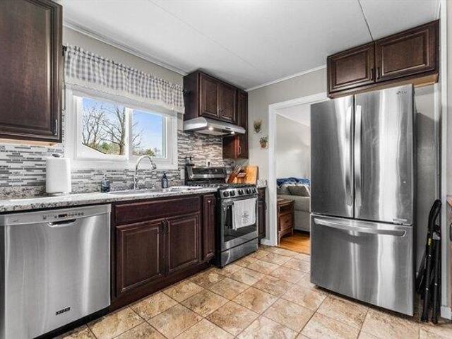 house with 2 bedroom, Springfield MA DLS102154449