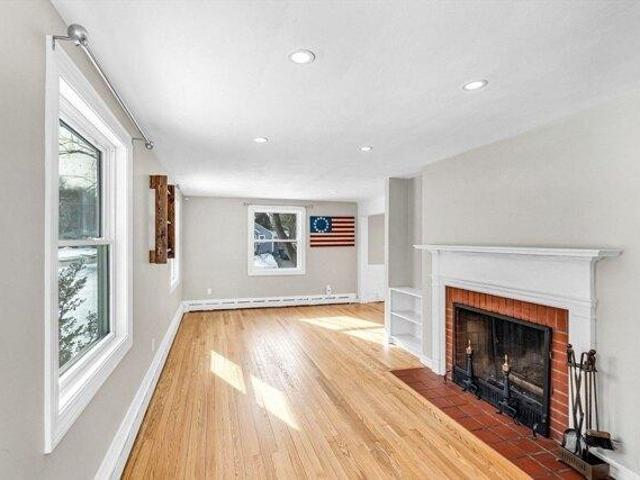 house with 2 bedroom, Springfield MA ES104041927