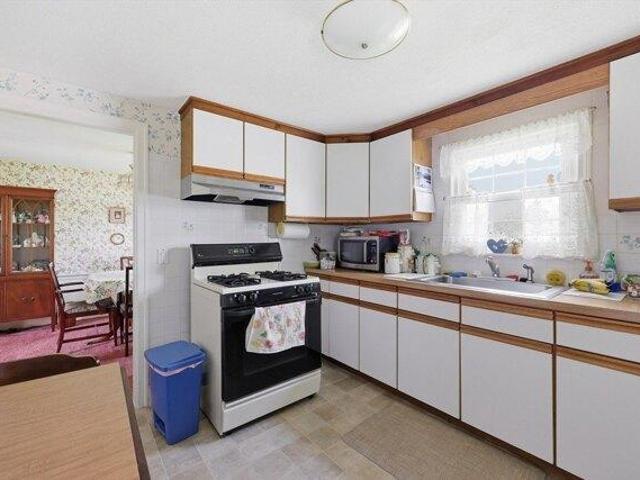 house with 2 bedroom, Springfield MA ES104234348