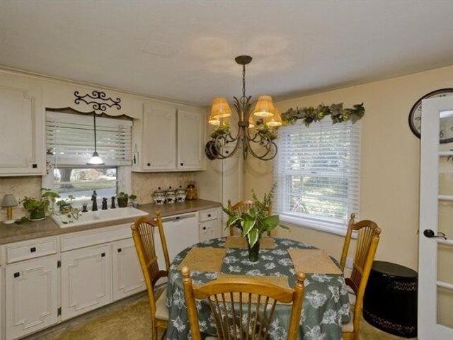 house with 2 bedroom, Springfield MA ES104869883