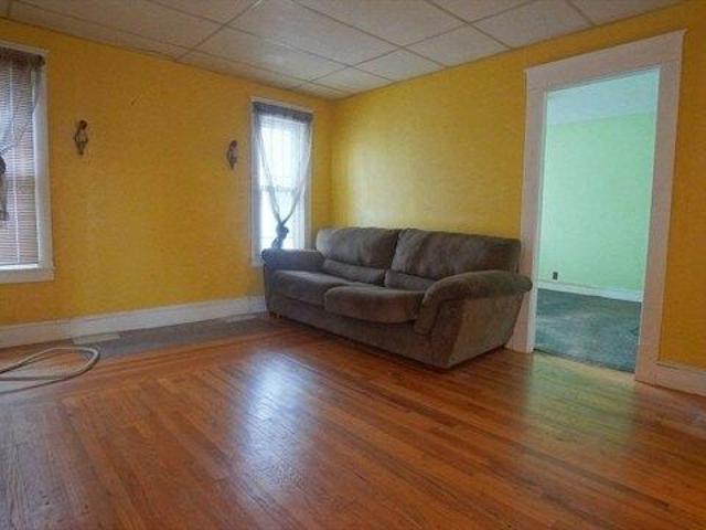 house with 2 bedroom, Springfield MA ES104831234