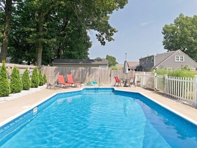 house with 2 bedroom, Springfield MA ES105079596