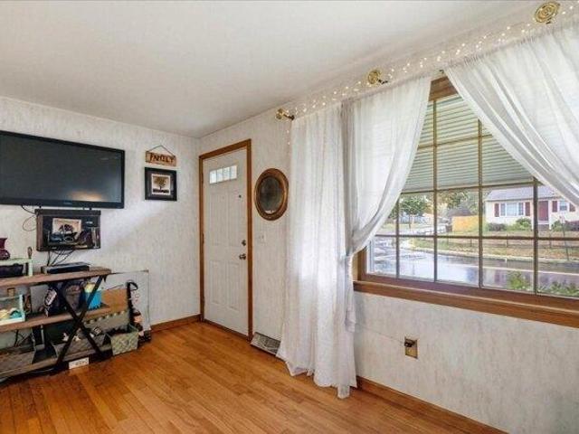house with 2 bedroom, Springfield MA ES105082785
