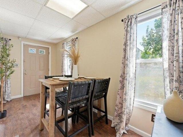 house with 2 bedroom, Springfield MA ES105125390