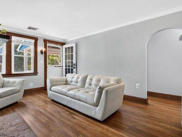 house with 2 bedroom, Springfield NJ ES105175478