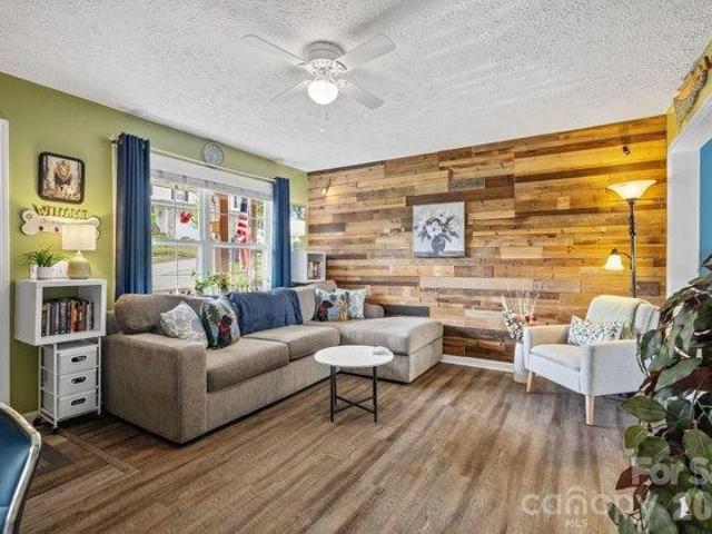 house with 2 bedroom, Swannanoa NC ES104898821