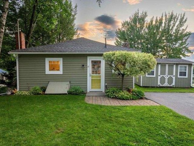 house with 2 bedroom, Swanzey NH ES104909524