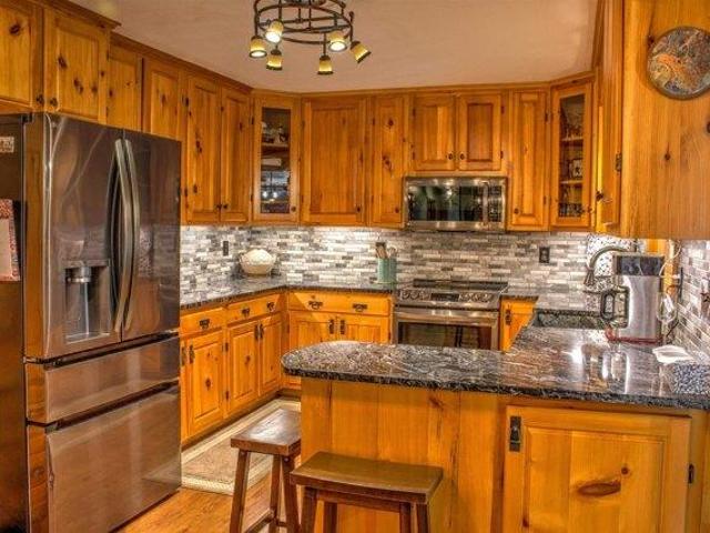 house with 2 bedroom, Swanzey NH ES105116133