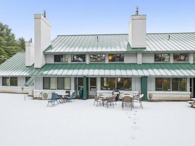 house with 2 bedroom, Stowe VT DS104075273