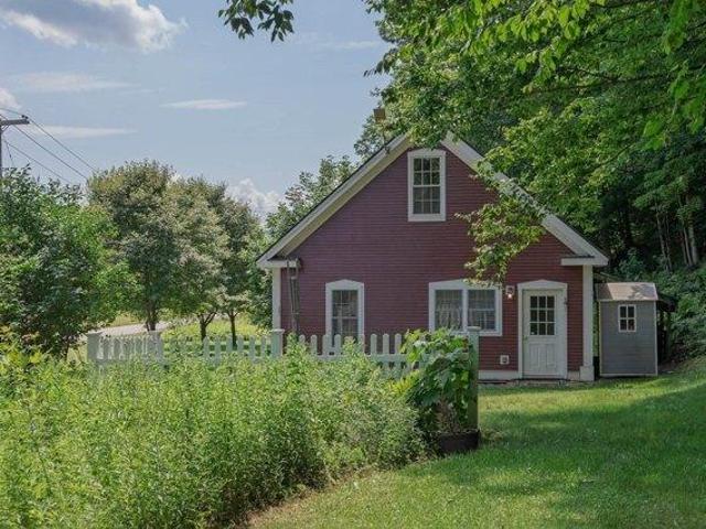 house with 2 bedroom, Stowe VT DS104297417