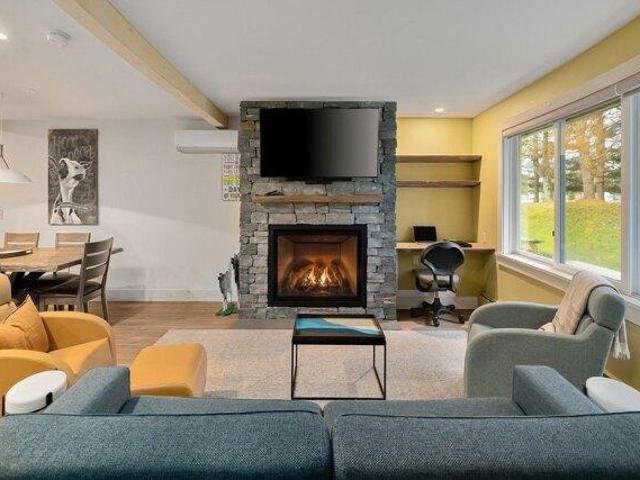 house with 2 bedroom, Stowe VT ES104263691