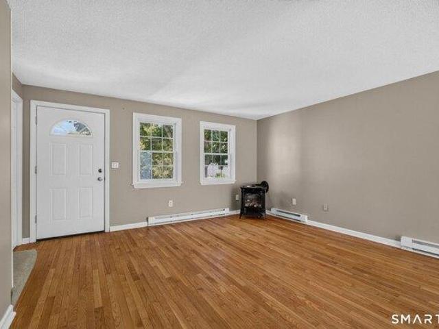 house with 2 bedroom, Stonington CT ES105125911