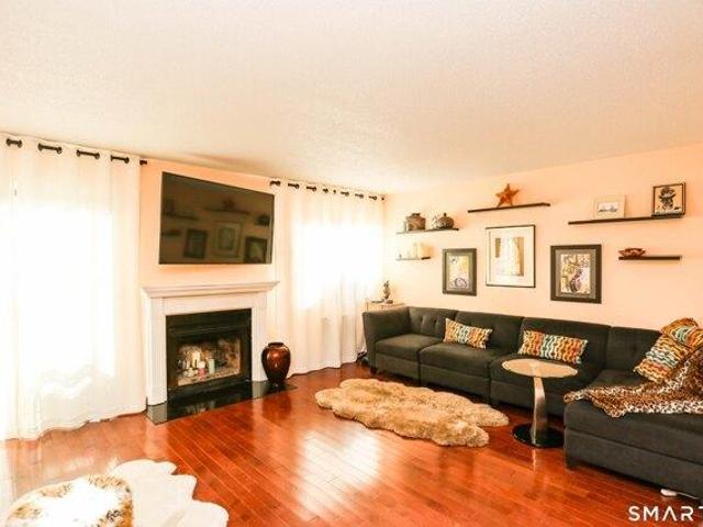 house with 2 bedroom, Stamford CT DLS101628139