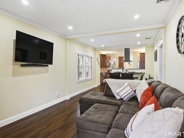 house with 2 bedroom, Stamford CT DLS102346002