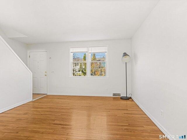 house with 2 bedroom, Stamford CT ES104115370
