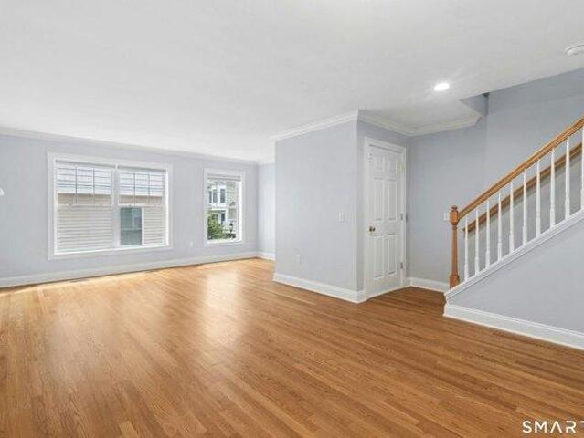 house with 2 bedroom, Stamford CT ES104440513