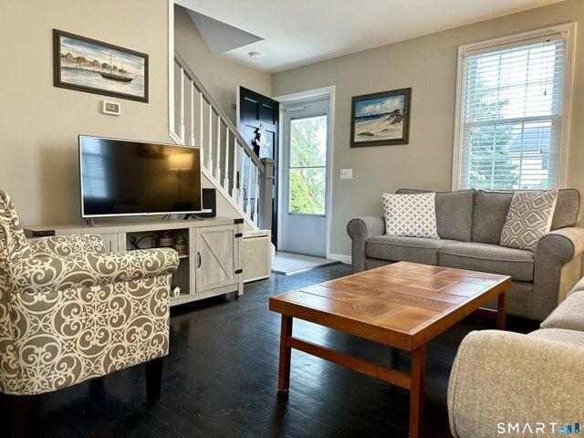 house with 2 bedroom, Stamford CT ES104407665