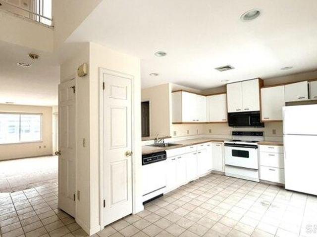 house with 2 bedroom, Stamford CT ES104608084