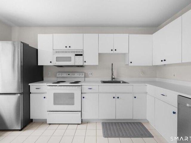house with 2 bedroom, Stamford CT ES104788861