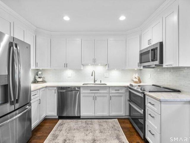 house with 2 bedroom, Stamford CT ES105141592