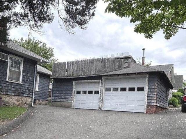 house with 2 bedroom, Stamford CT ES105173783