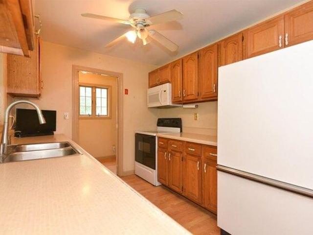 house with 2 bedroom, Strafford NH ES104811520