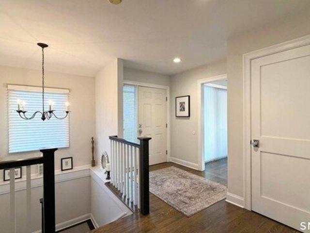 house with 2 bedroom, Stratford CT DLS101661201