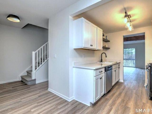 house with 2 bedroom, Stratford CT ES104947010