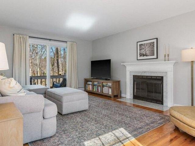 house with 2 bedroom, Stratham NH ES105140455