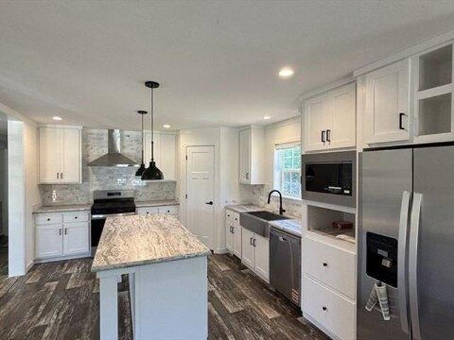 house with 2 bedroom, Sturbridge MA ES105203424
