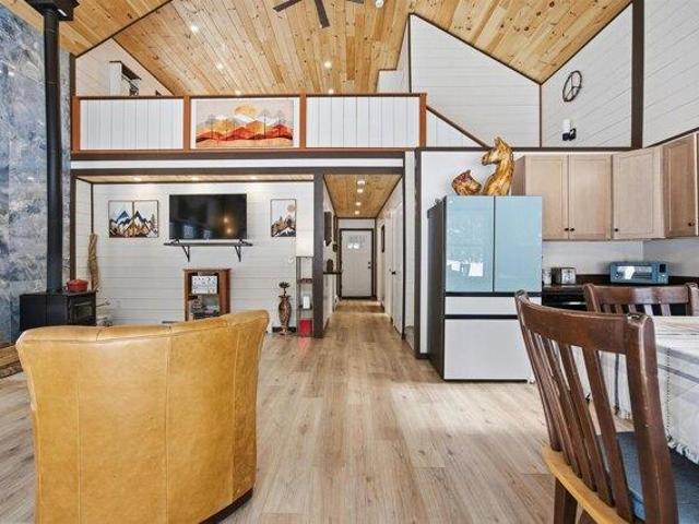 house with 2 bedroom, Sunapee NH DLS101780682