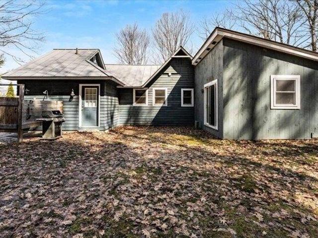 house with 2 bedroom, Sunapee NH DS102824899
