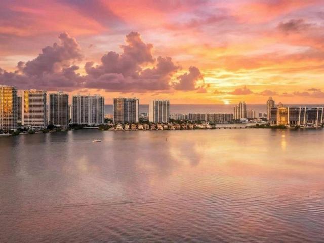 house with 2 bedroom, Sunny Isles Beach FL DS100973534