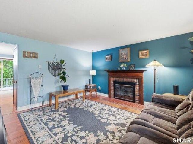 house with 2 bedroom, Suffield CT ES104791901