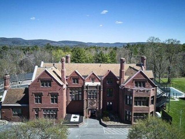 house with 34 bedroom, Lenox MA DS102476711