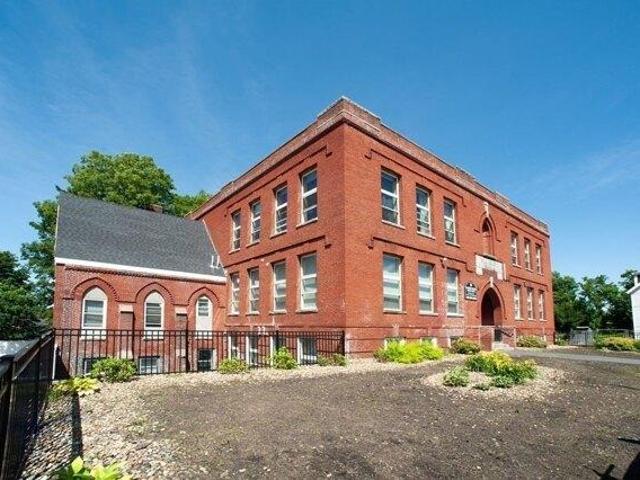 house with 38 bedroom, Haverhill MA ES104649985