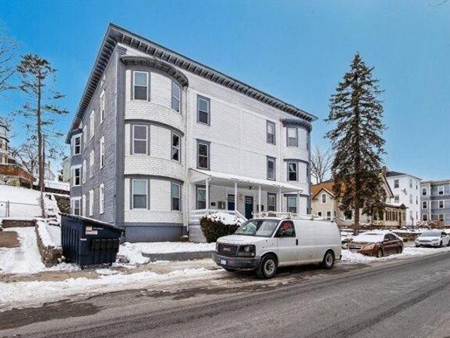 house with 30 bedroom, Worcester MA ES103624512