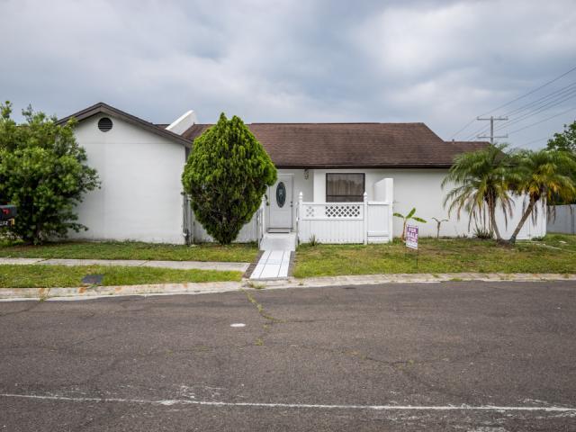 house with 3 bedroom, Tampa FL DLS78115974