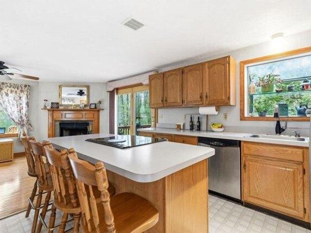 house with 3 bedroom, Taunton MA DS104266480