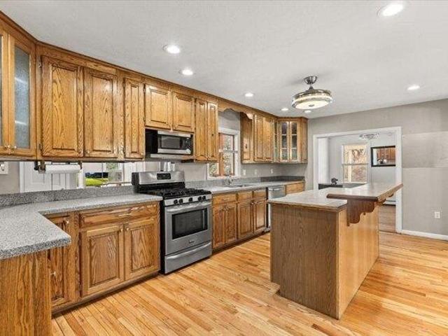 house with 3 bedroom, Taunton MA DS102669235