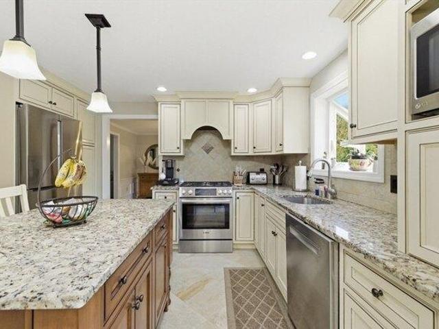 house with 3 bedroom, Taunton MA DS103889495