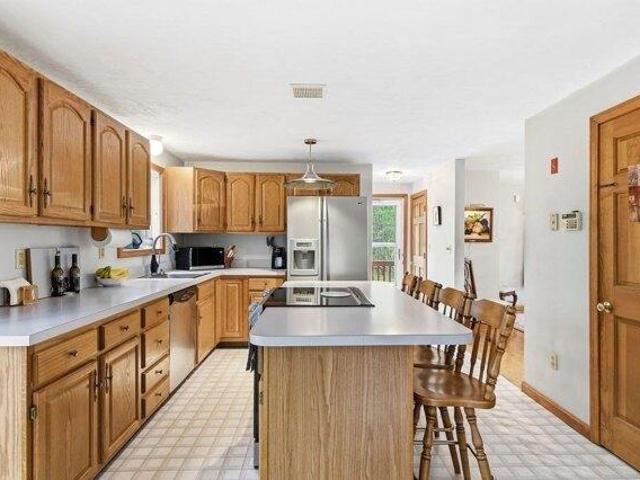 house with 3 bedroom, Taunton MA ES104266480