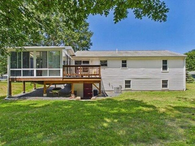 house with 3 bedroom, Taunton MA ES104408357